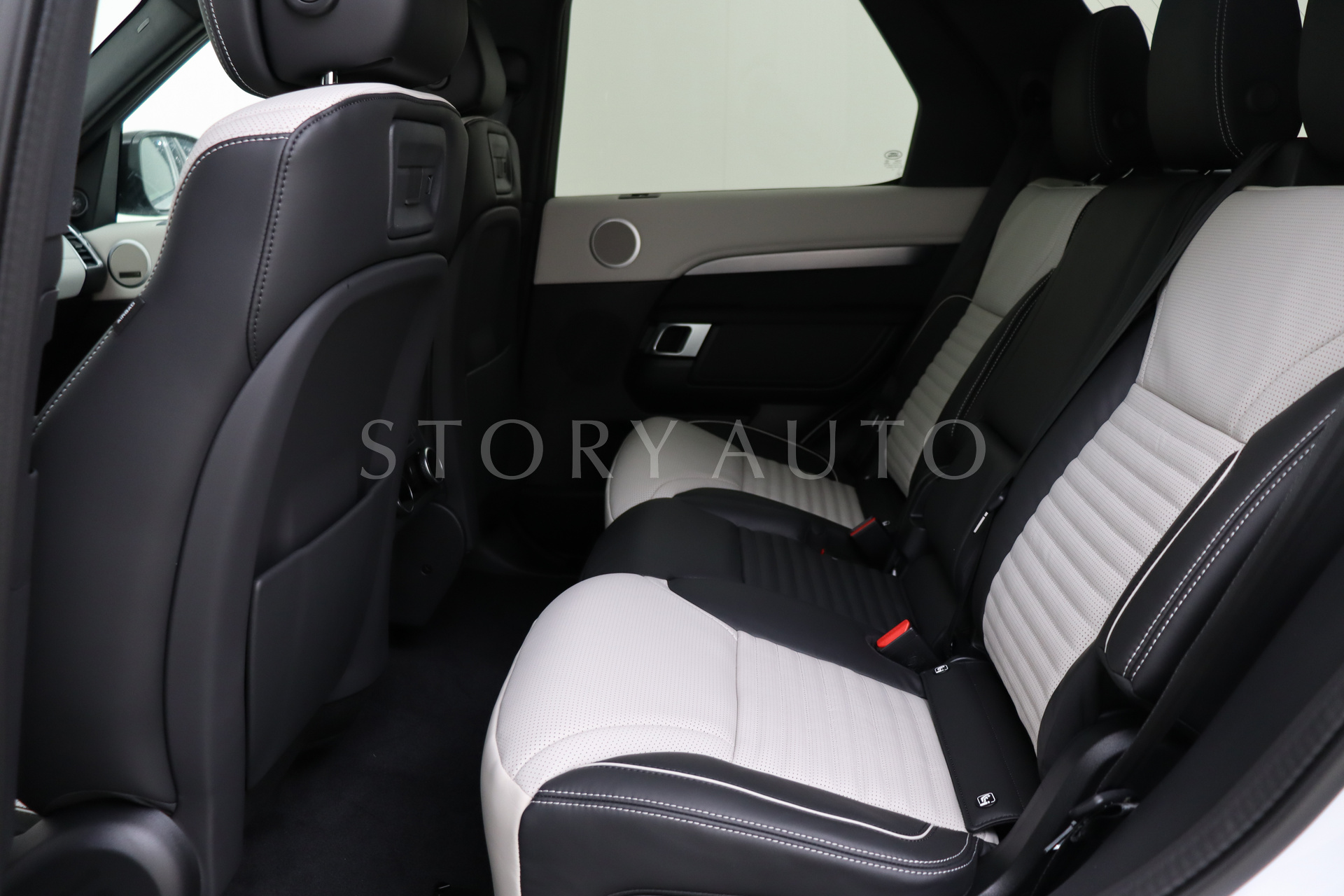 Discovery 3.0 D300 Dynamic HSE 7 Seats